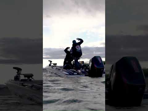 Who gives the best high fives? – Engines.com